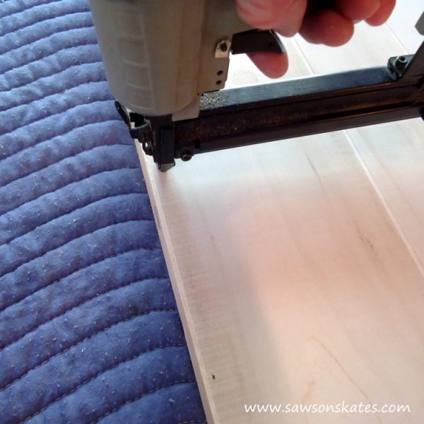 diy-photo-backdrop-attach-panel-to-frame - Saws on Skates