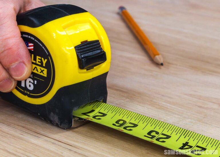 How to Use a Tape Measure Correctly (Tips for Success) | Saws on Skates®