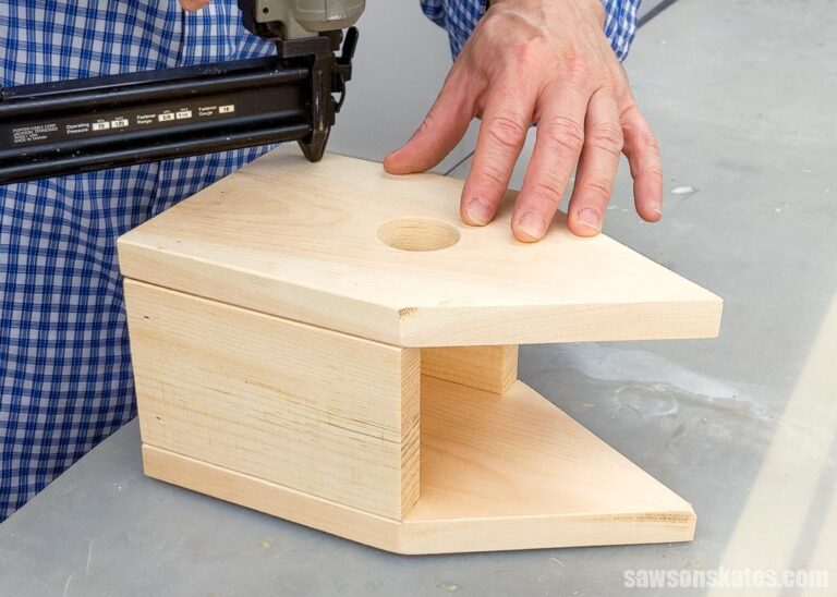 DIY License Plate Birdhouse (19 Step-by-Step Photos) | Saws on Skates®