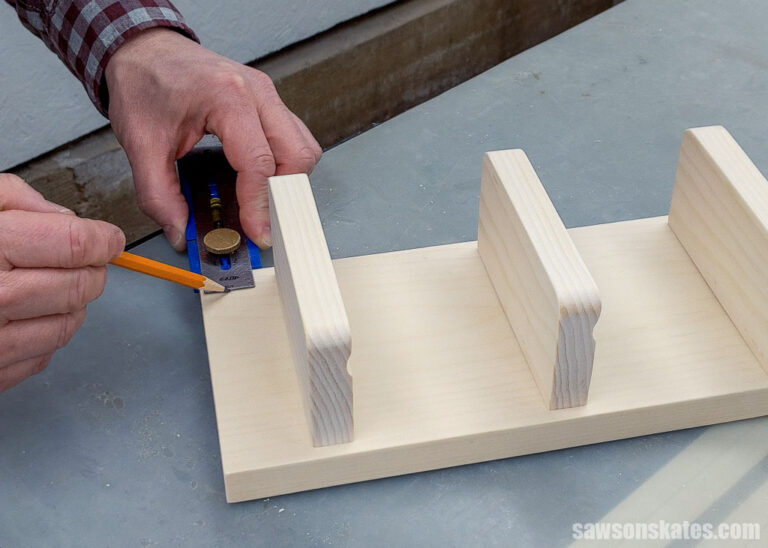 DIY Key Holder With Shelves (Pattern Included) | Saws on Skates®