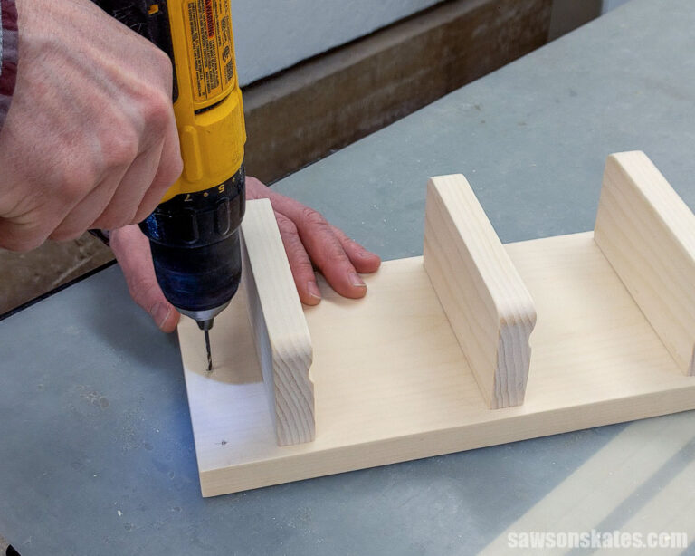 DIY Key Holder With Shelves (Pattern Included) | Saws on Skates®