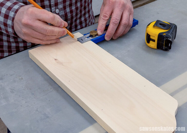DIY Key Holder With Shelves (Pattern Included) | Saws on Skates®