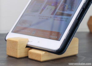 DIY Tablet Stand (Easy Scrap Wood Project) | Saws on Skates®