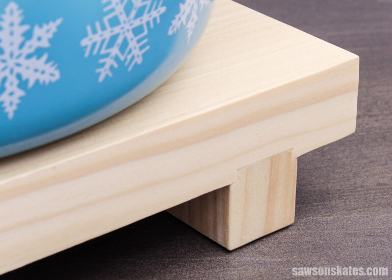 DIY Wood Trivet with Feet (Easy Elegance) | Saws on Skates®