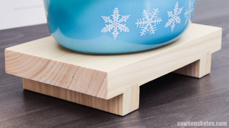 DIY Wood Trivet with Feet (Easy Elegance) | Saws on Skates®