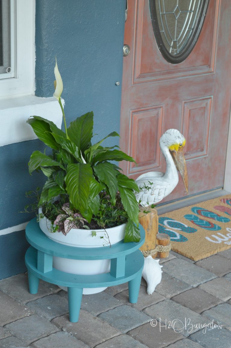 29 DIY Plant Stand Ideas for Your Porch, Patio, and Garden